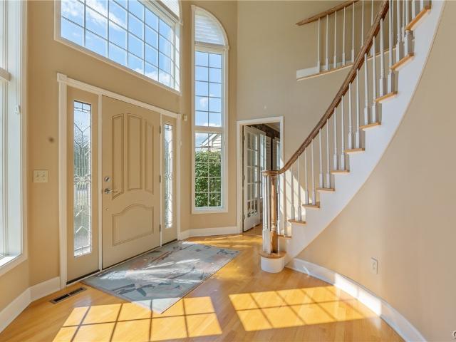 8222 Ashington Drive