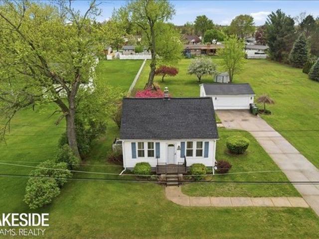 8222 Devon Dr, Shelby Township, MI 48317