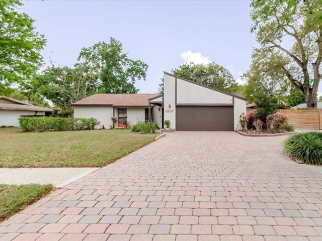 8222 LA Serena Dr, Tampa, FL 33614