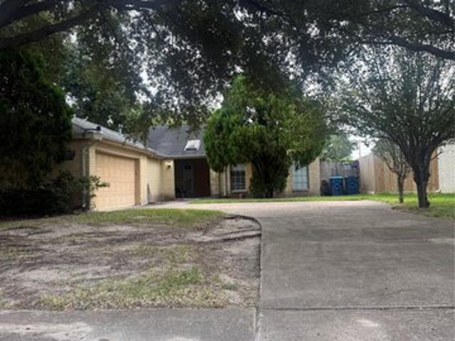 8222 Ridge Forest Dr, Houston, TX 77088