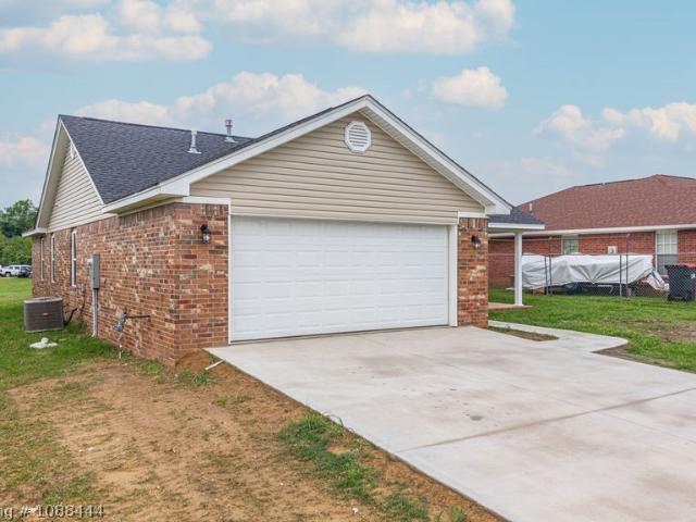 822 S 38th Street