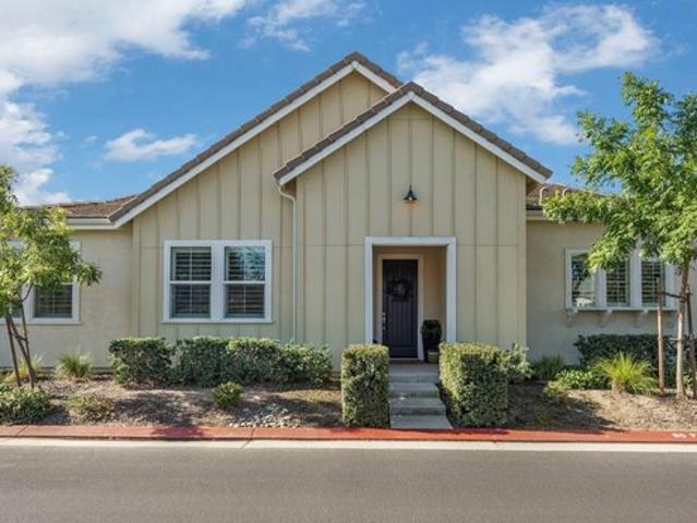 822 Cento Ct, Lodi, CA 95242