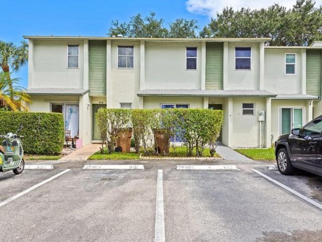 822 Crystal Lake Dr Unit 822, Deerfield Beach, FL 33064