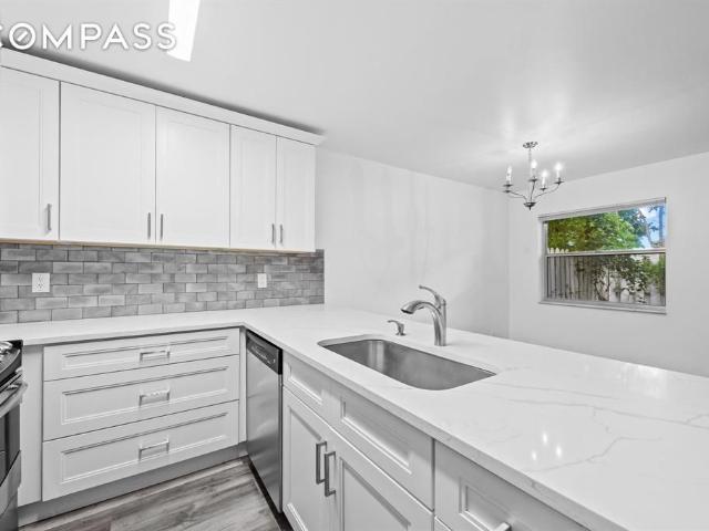 822 Crystal Lake Dr 822, Deerfield Beach, FL