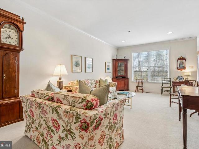 822 Creekview Drive