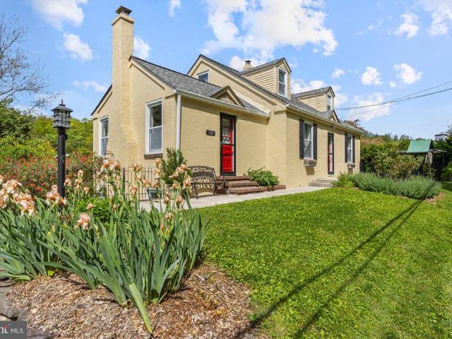 822 Creek Road