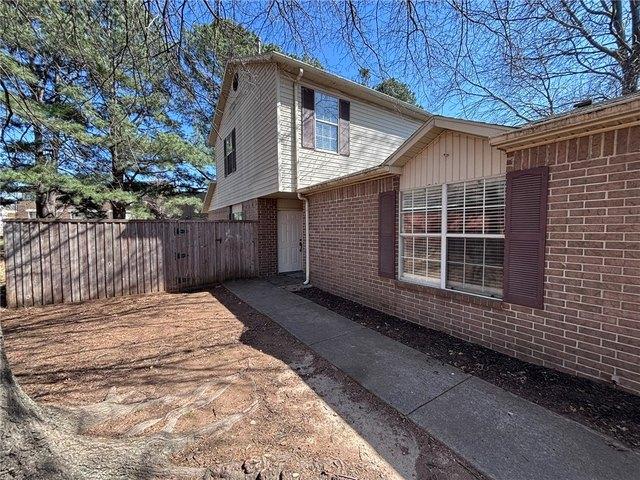 822 and 824 N Daisy Ln, Fayetteville, AR 72704