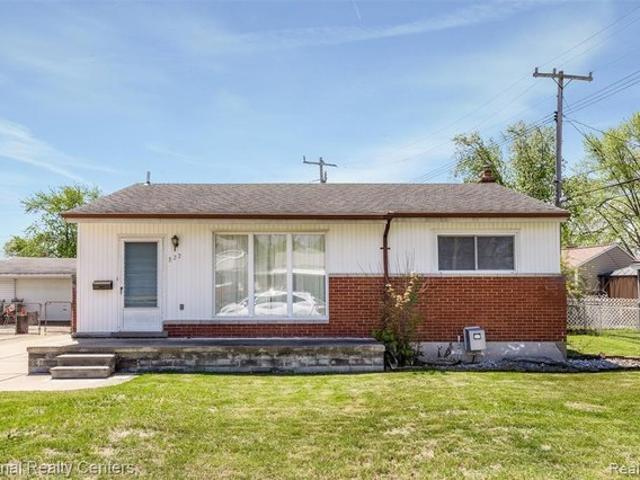 822 Bernie Ln, Madison Heights, MI 48071