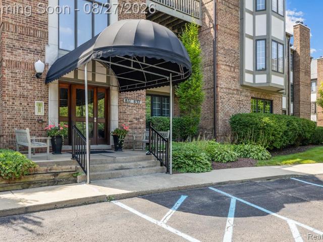 822 Deer Court