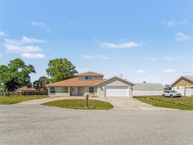 822 Diane Cir, Englewood, FL 34223 | MLS #TB8494 | Compass