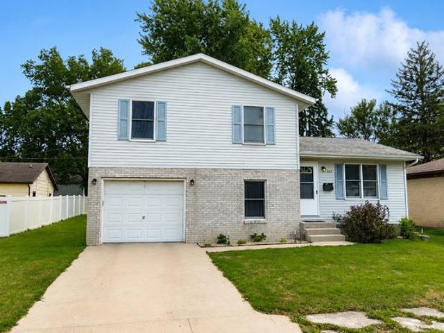822 E Washington St, Pontiac, IL 61764