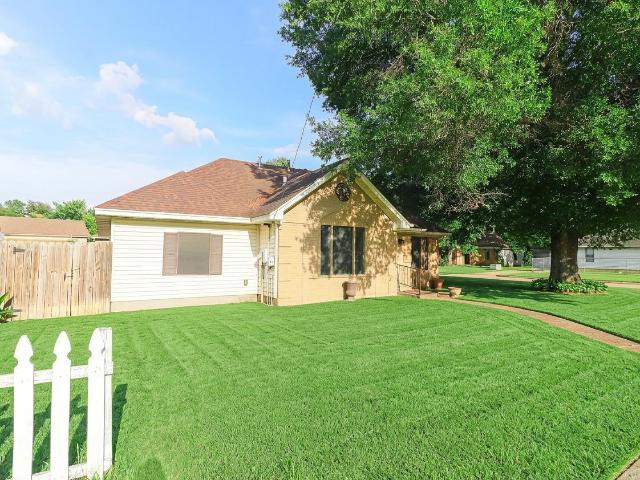 822 Hester