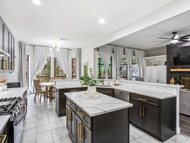822 Longmeadow Ct, Desoto, TX 75115