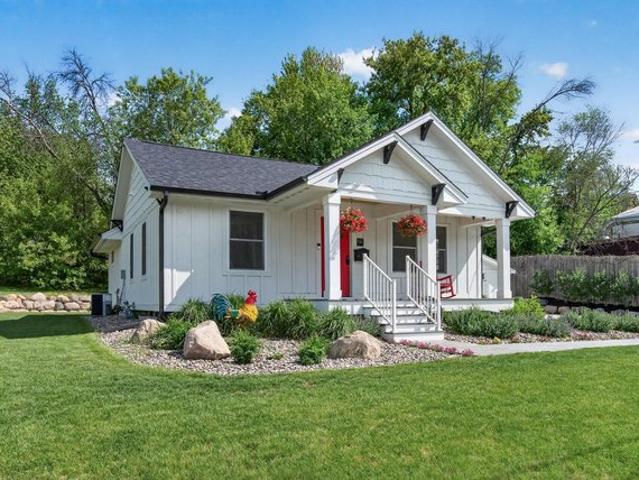 822 Laurel St W, Stillwater, MN 55082