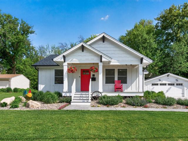 822 Laurel Street W