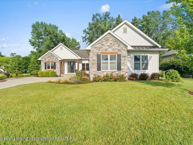 822 Laurelwood Dr, Lansing, MI 48917