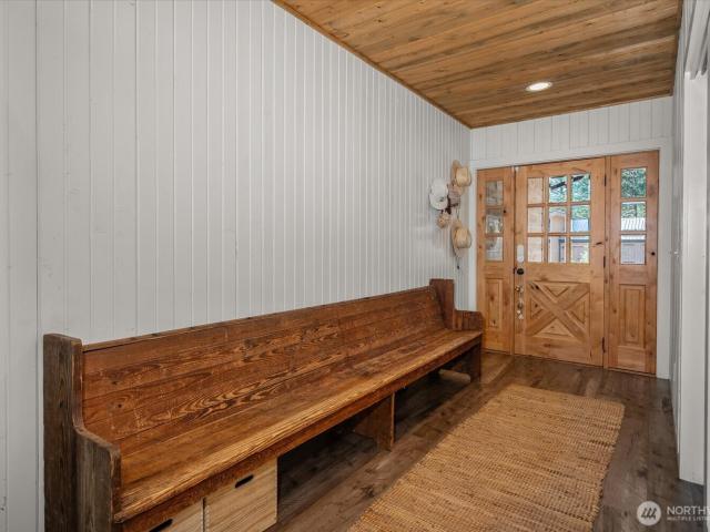 822 Little Spokane River Road