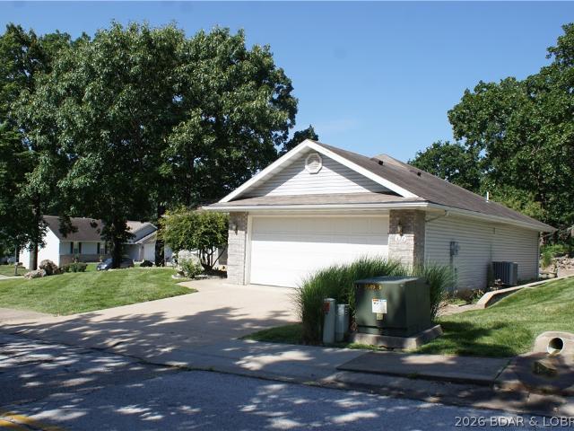 822 Maple Tree Circle