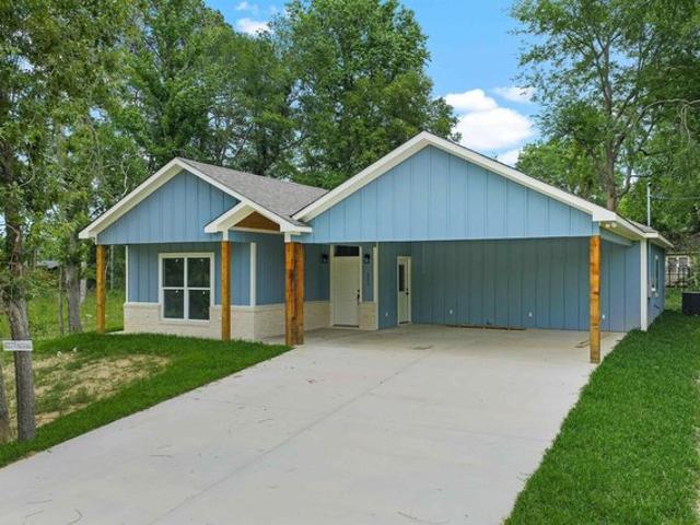 822 Marshall St, Carthage, TX 75633
