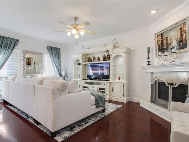 822 N Turnbull Drive
