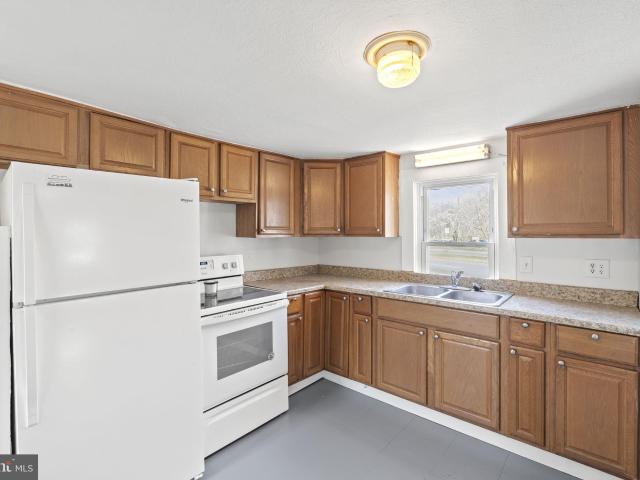 822 N Commerce Ave, Front Royal, VA 22630 | MLS #VAWR2013 | Compass
