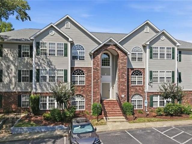 822 Scholastic Dr, Winston Salem, NC 27106