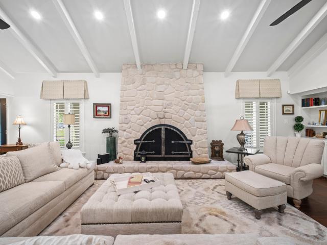 822 Surrey Lane