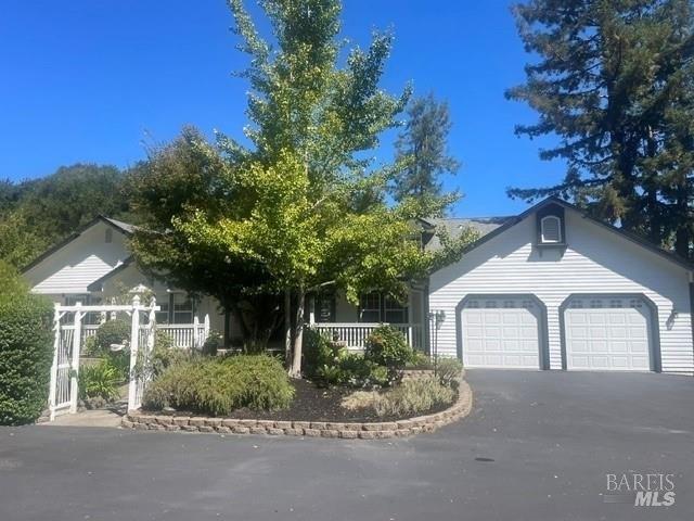 822 Robinson Rd, Sebastopol, CA 95472