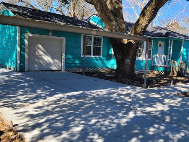 822 Retama Street