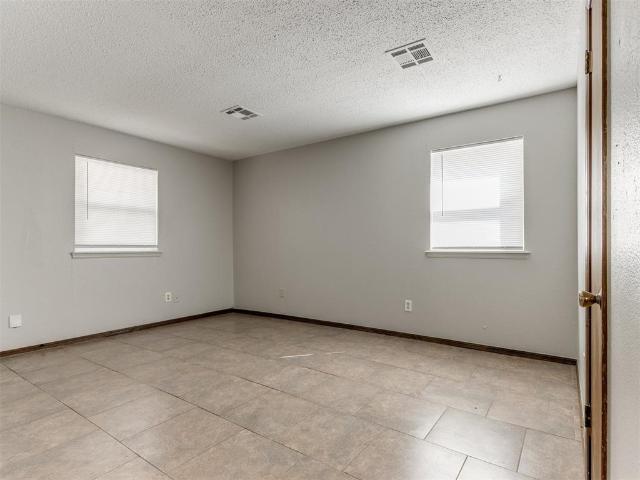 822 Russell Circle