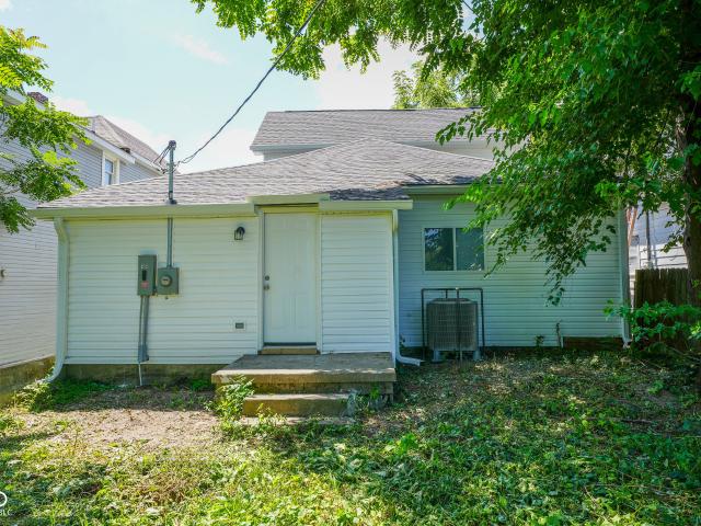 822 W 11th Street