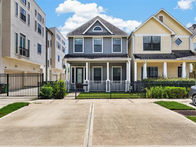 822 W 22nd Street