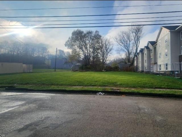 822 W Muskingum Ave, Zanesville, OH 43701