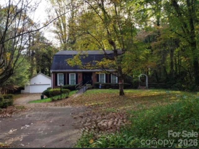 822 Westminster Circle SW