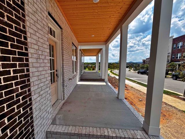 822 Westcott Ln