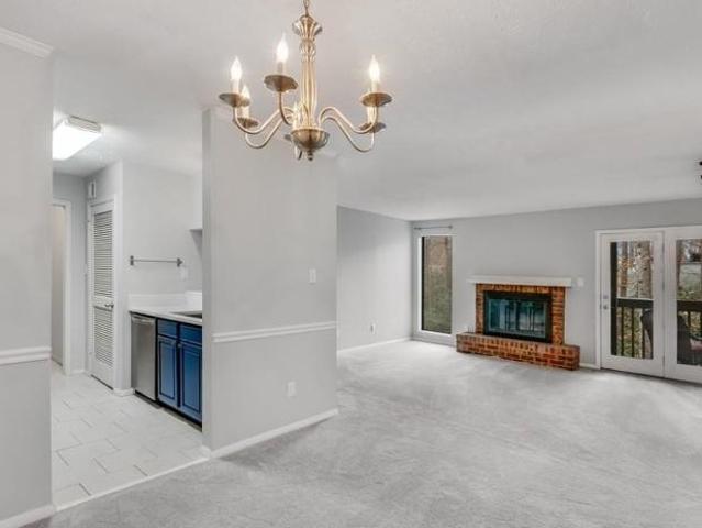 822 Tuxworth Cir, Decatur, GA 30033