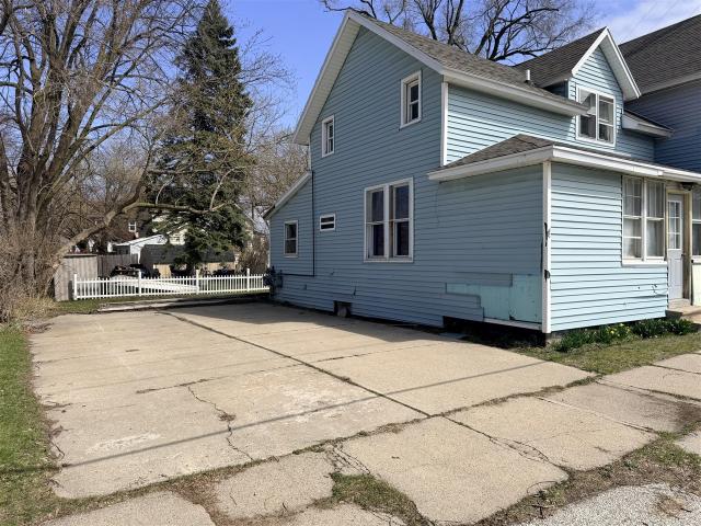 822 Vine Street