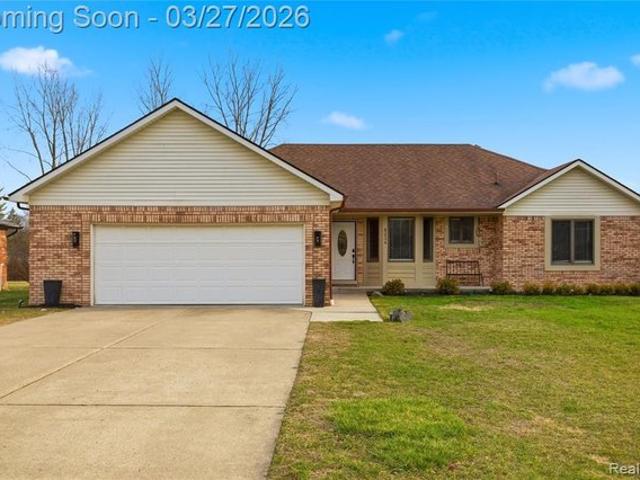 8234 E Pearson Rd E, Shelby Township, MI 48316