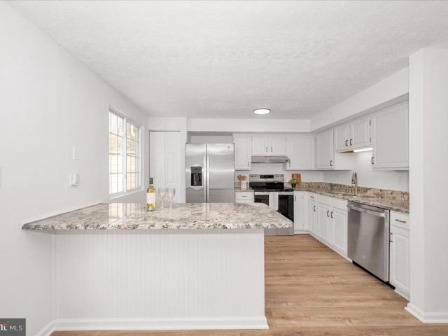 8236 Shady Nook Court