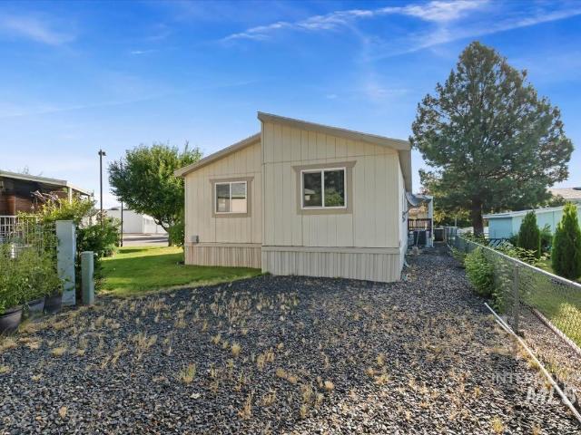 8236 W Vicksburg Lane