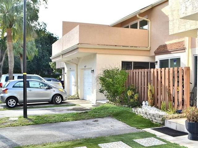8237 NW 8th Ct Unit 4, Plantation, FL 33324