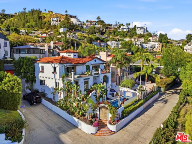 8237 Roxbury Rd, Los Angeles, CA 90069 | MLS #26655