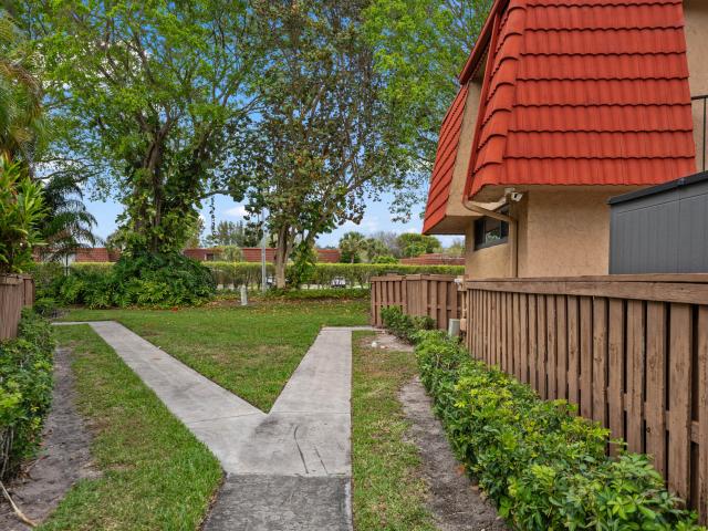 8237 Severn Dr, Unit A, Boca Raton, FL 33433 | MLS #B26003