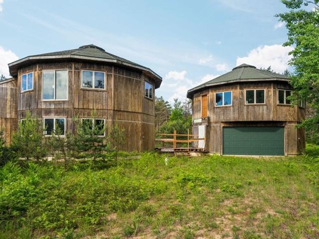8238 Pineview Dr, Mancelona, MI 49659