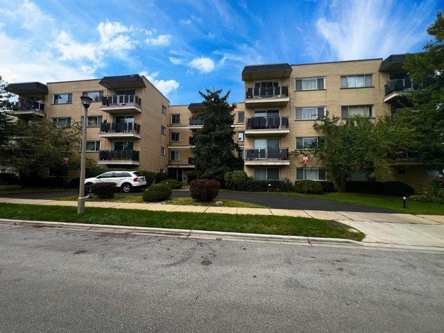8230 N Elmwood St Unit 405, Skokie, IL 60077