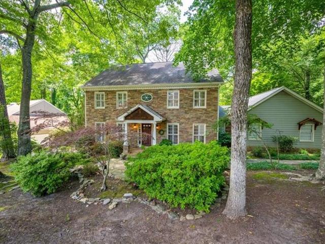 8230 Overview Ct, Roswell, GA 30076