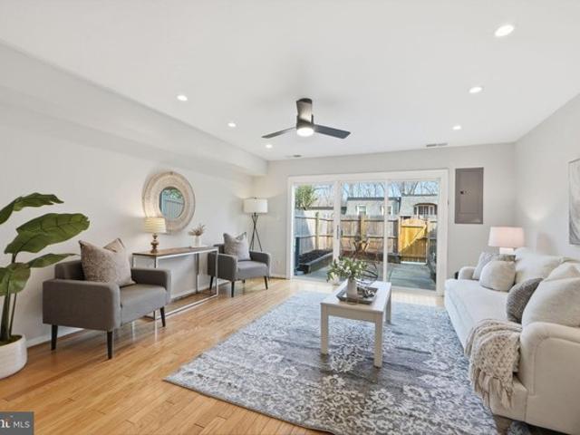 8230 Carrleigh Pkwy Unit 84, Springfield, VA 22152