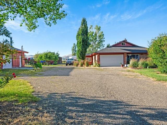 8230 Hill Rd, Klamath Falls, OR 97603