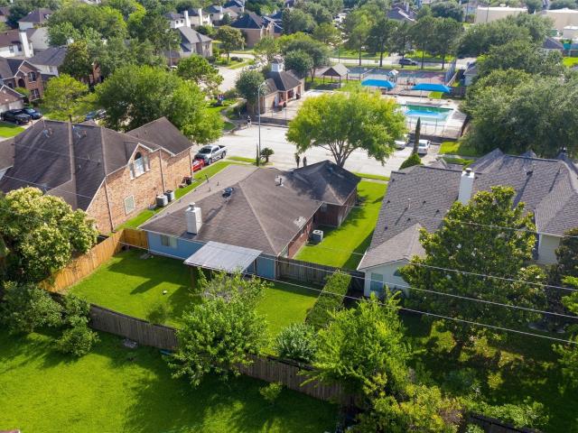 8231 Ashlawn Dr, Houston, TX 77083 | MLS #38118 | Compass