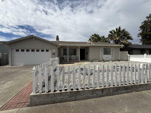 8231 Cardiff Dr, Dublin, CA 94568